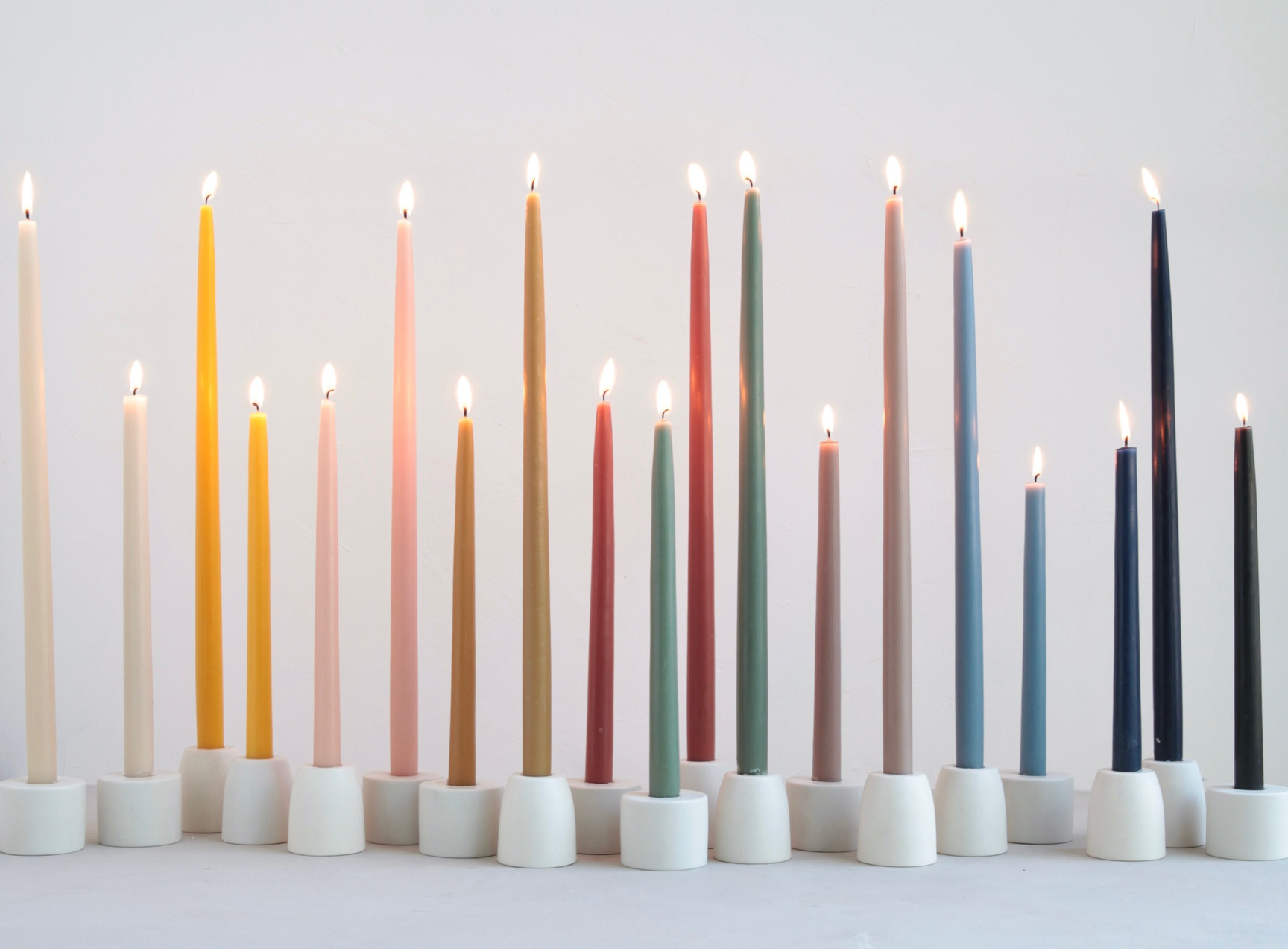 How To Burn A Taper Candle: A Comprehensive Guide – The Floral Society
